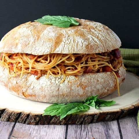 Yummy Spaghetti Stuffed Garlic Bread with Cheese Recipe