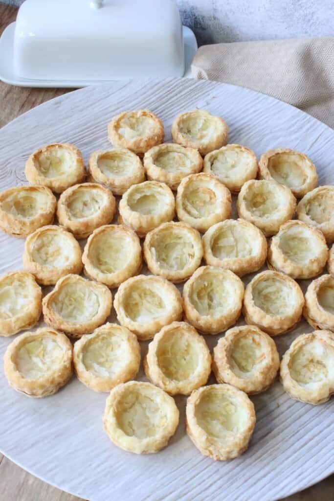 How to Make Fillable Puff Pastry Appetizer Cups - Kudos Kitchen